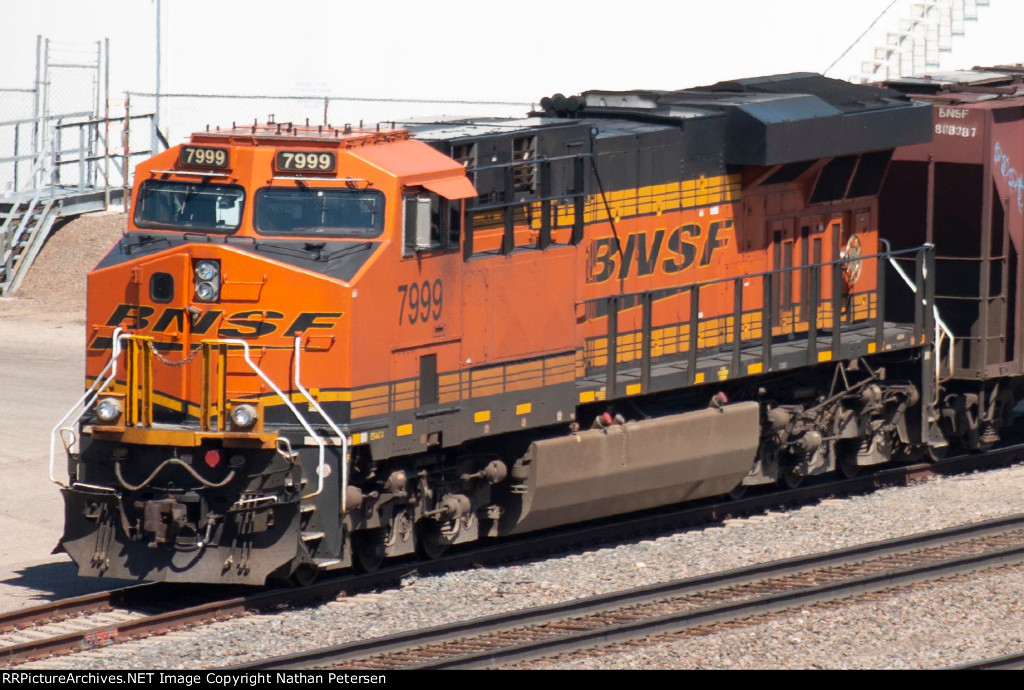 BNSF 7999